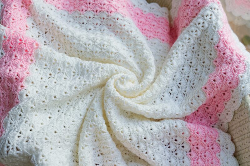 Crochet Baby Blanket in the Round (Free Pattern) - Maisie and Ruth